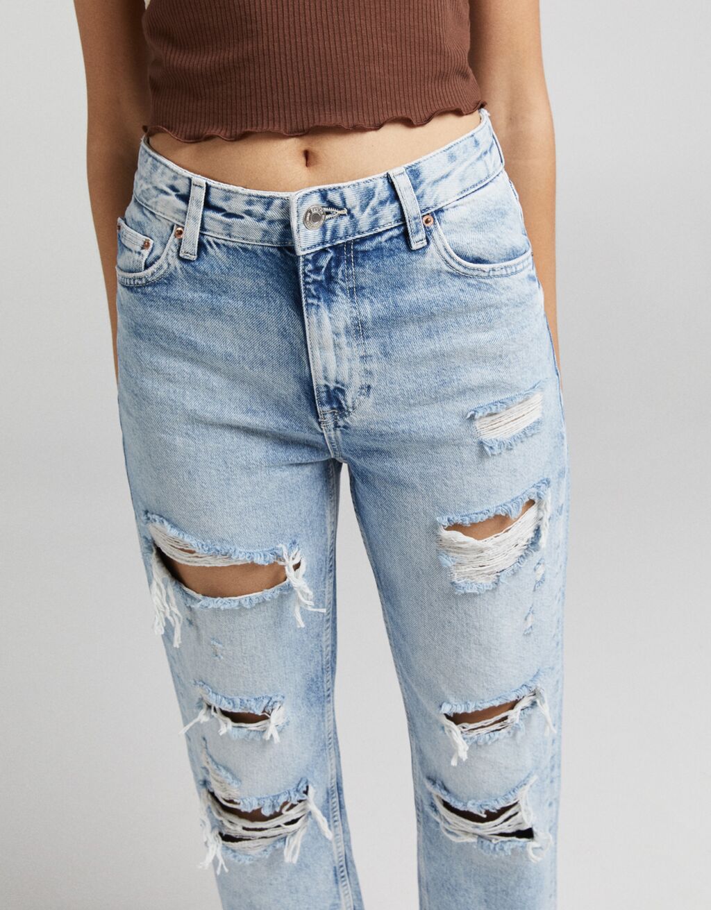Ripped straight fit cropped jeans - Woman | Bershka