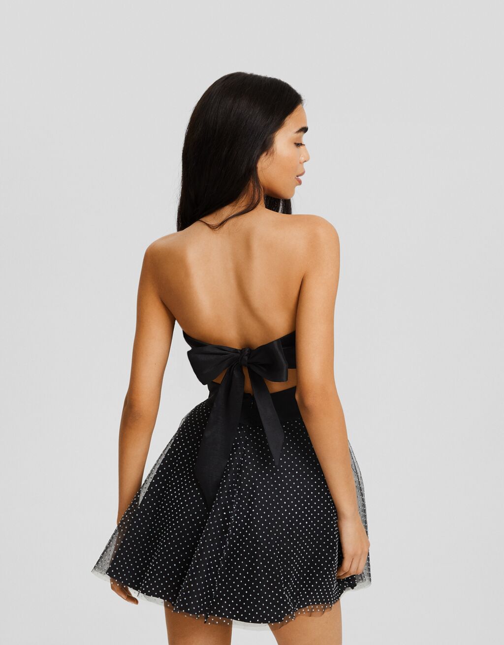 Mini-robe bandeau taffetas maille pointillée - Femme | Bershka