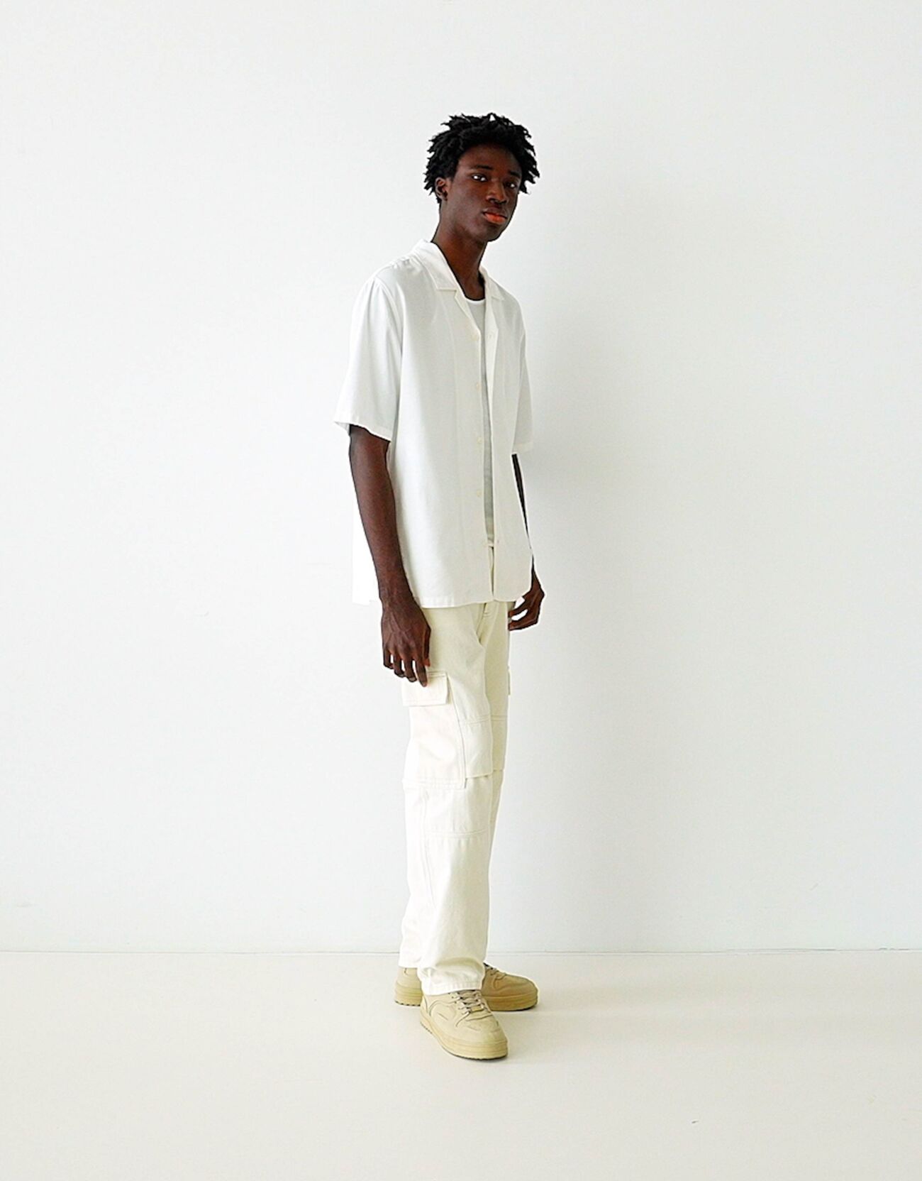 Short sleeve relaxed fit rustic shirt - Women | Bershka