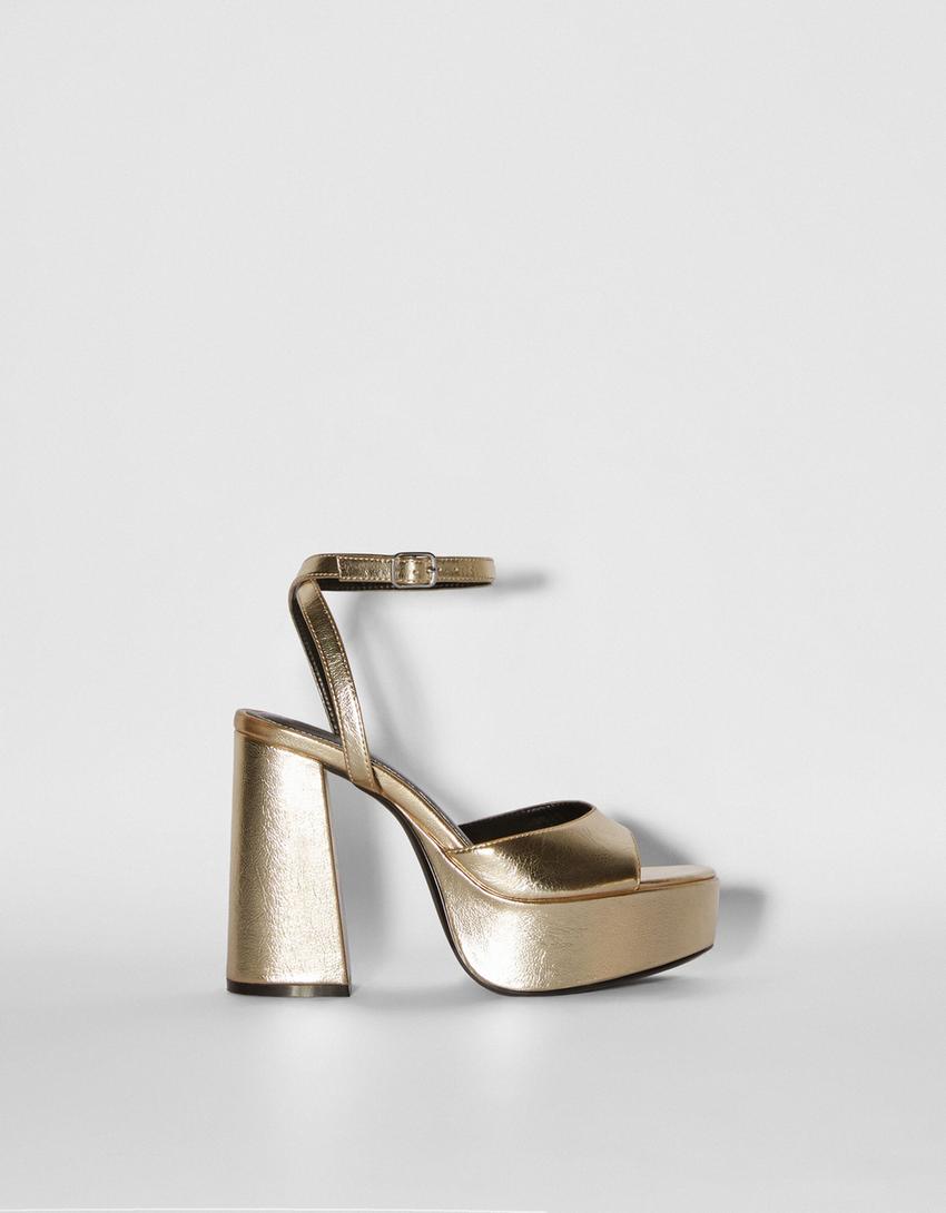 Sandales talon plateforme métallisées - Femme | Bershka