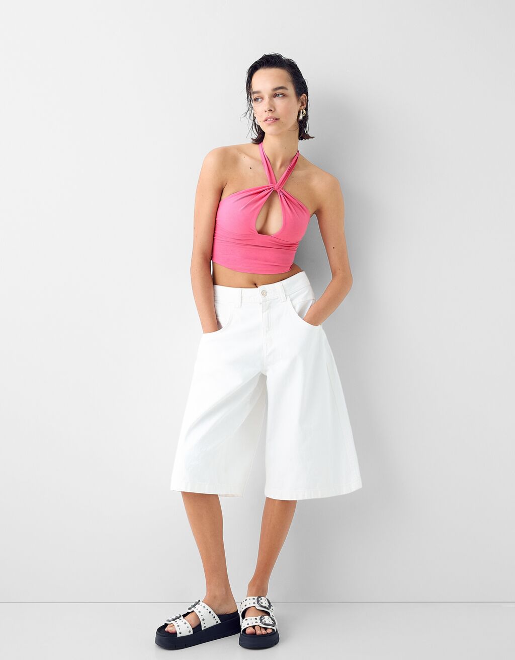 Crossover halter neck top - Women | Bershka