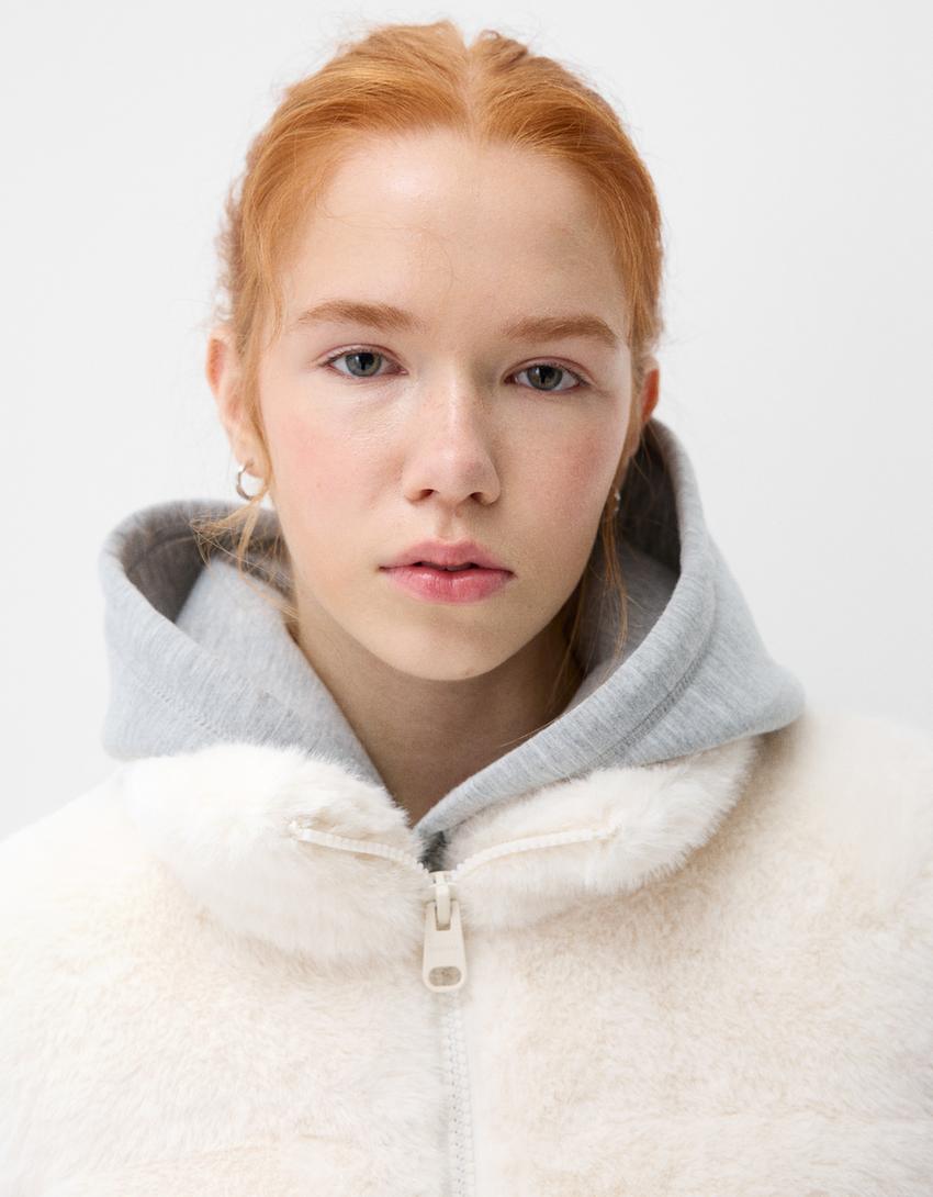 Cazadora Puffy Efecto Pelo Mujer Bershka
