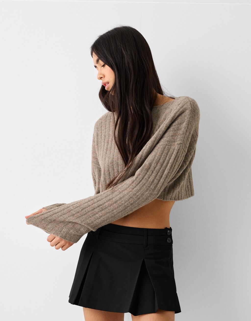 Cropped ribbed knit drop-shoulder sweater - Women | Bershka