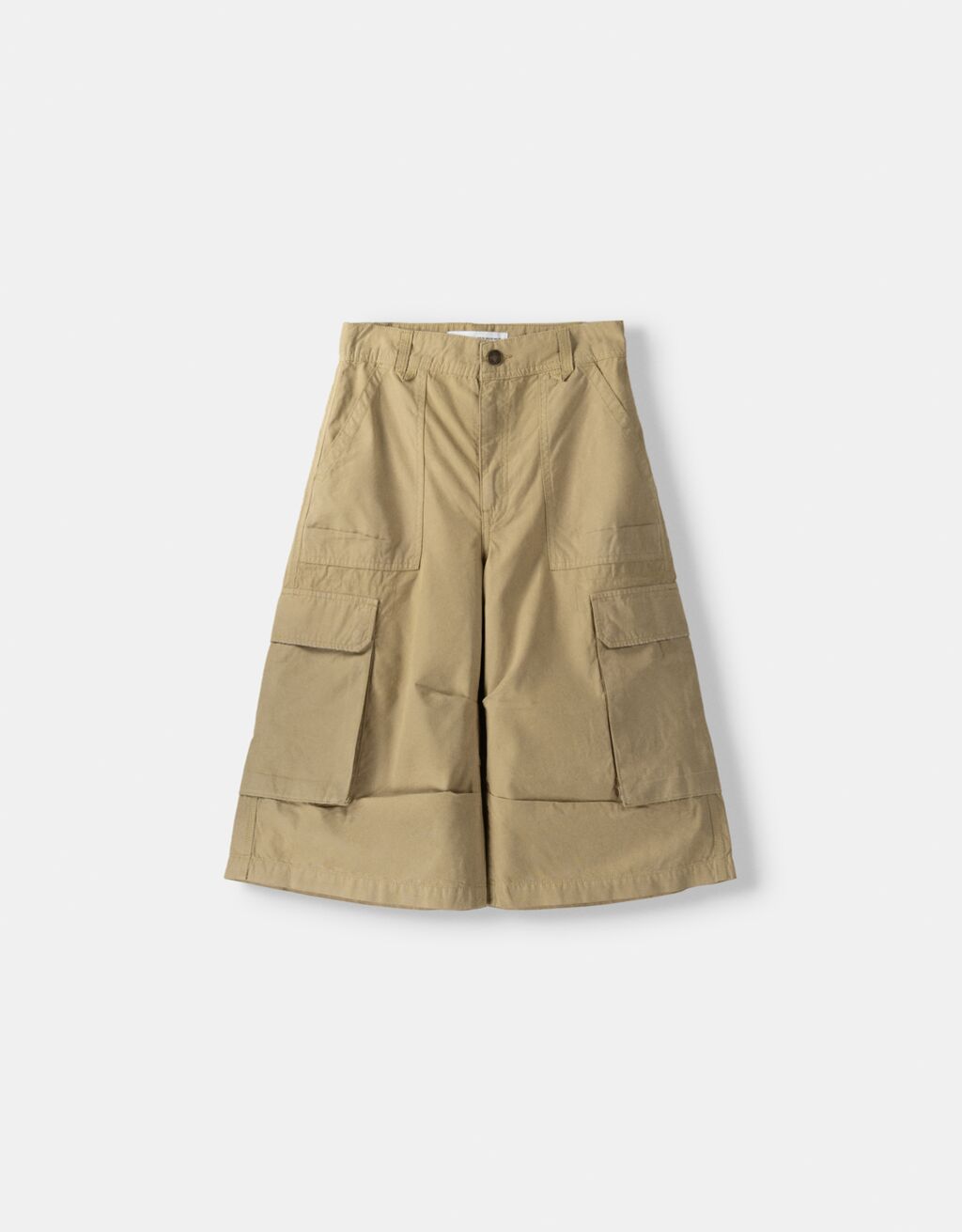 Voluminous multipocket cargo Bermuda shorts - Women | Bershka
