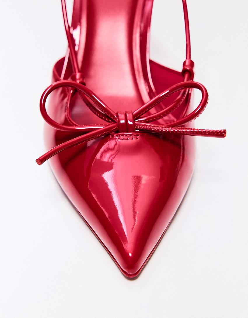 Escarpins à talon ouvert détail - Femme | Bershka