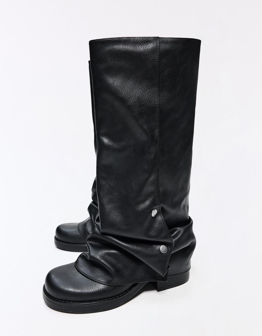 Sepatu bot datar gesper celana - Wanita | Bershka