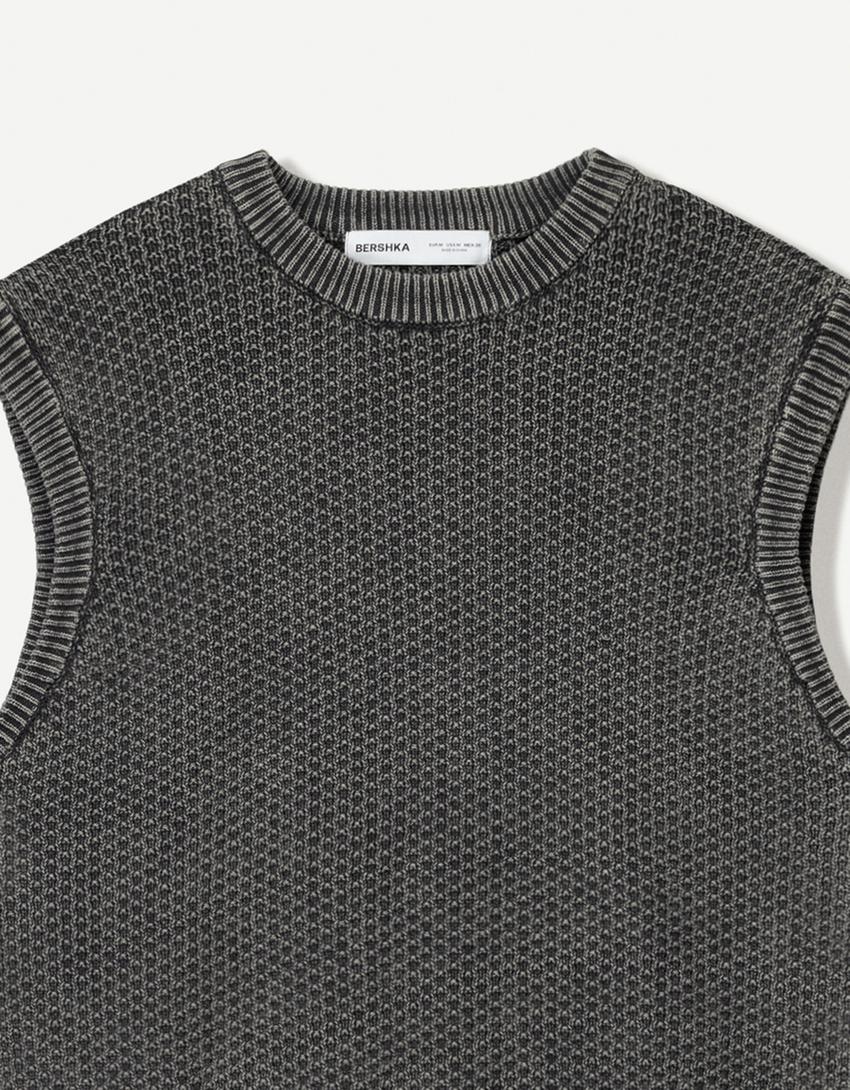 Faded effect waffle-knit vest - Men | Bershka