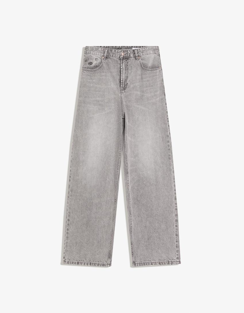Embroidered super baggy jeans - Men | Bershka