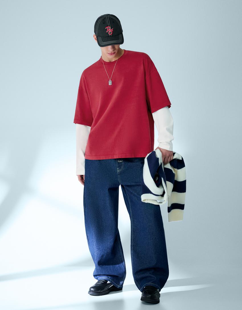 Kaus lengan ganda bergambar - Pria | Bershka