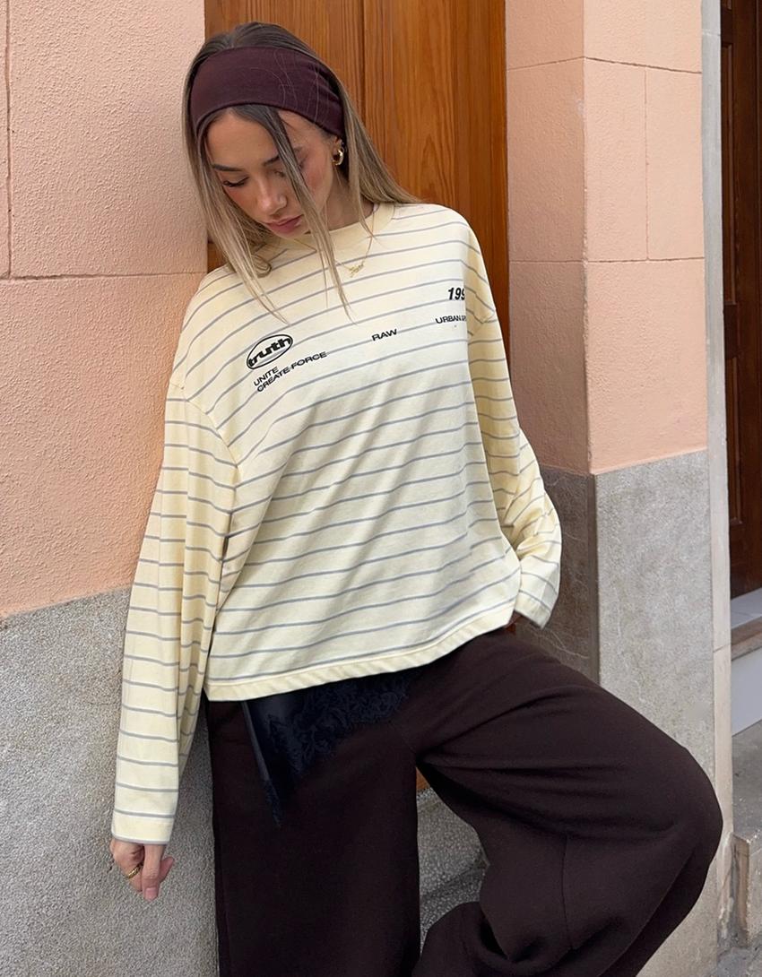 Camiseta manga larga oversize print - Mujer | Bershka