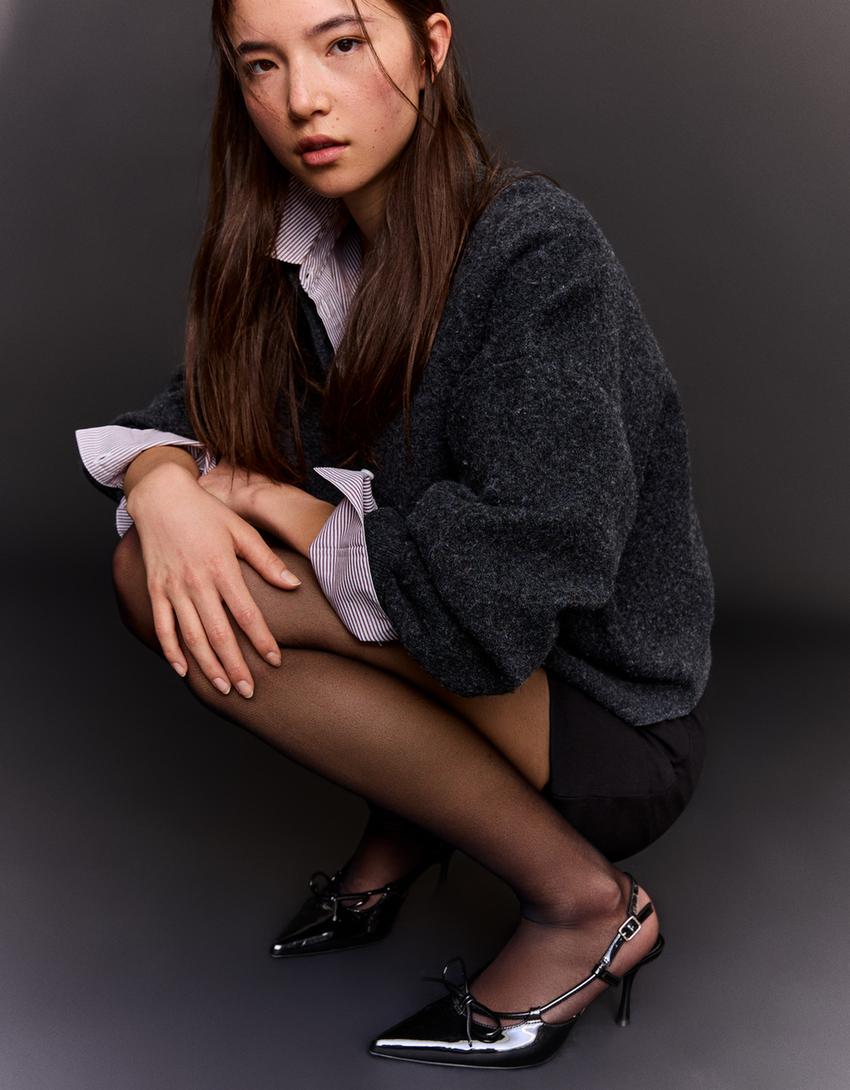 Pumps mit offener Ferse und Detail - Damen | Bershka