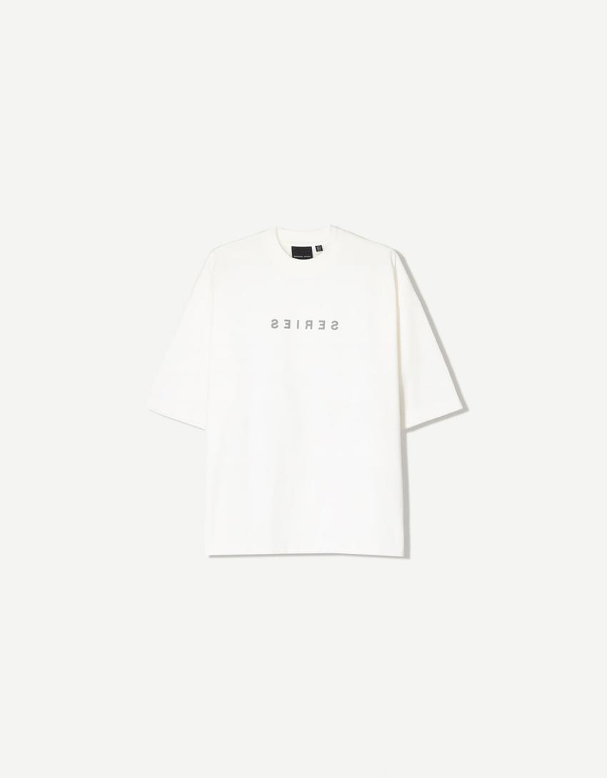 Kaus Gambar Lengan Pendek Seri Bershka Wanita Bershka